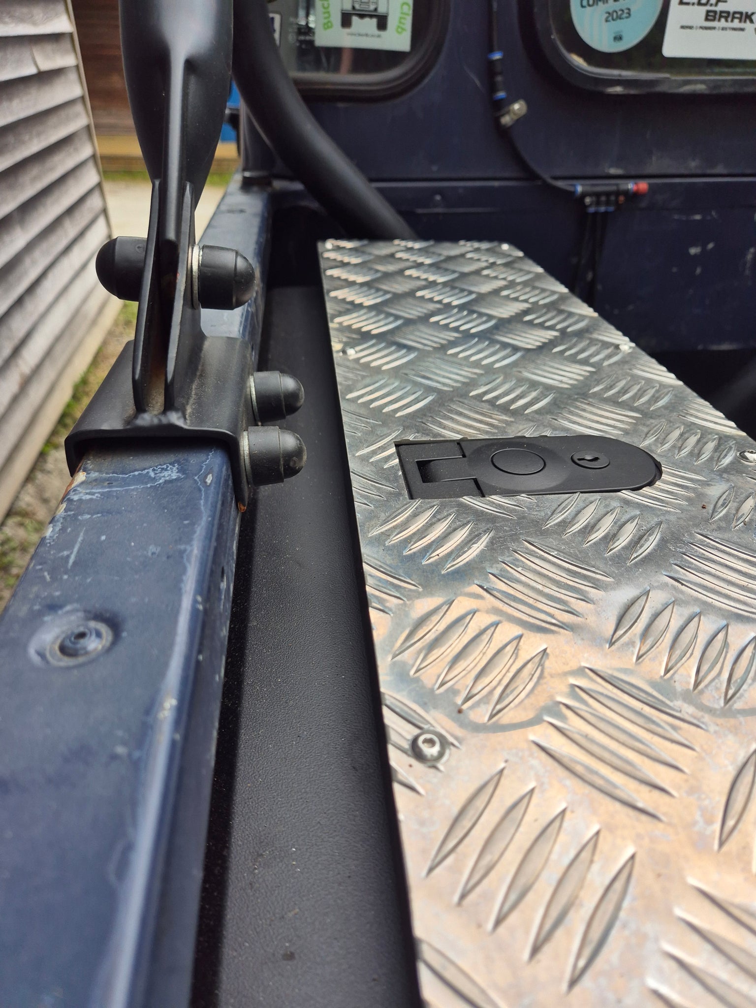 Land Rover Defender Pick Up Easy Reach Slimline Storage Chest – Mobile ...