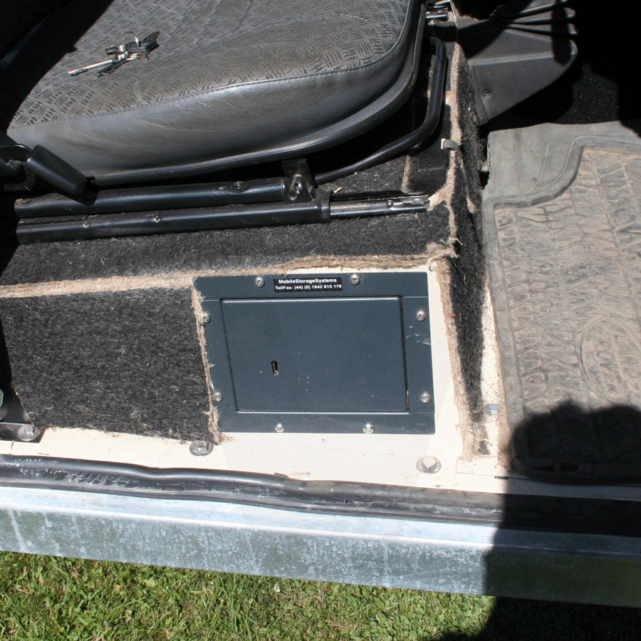 Land Rover Defender & Series Vehicle Safe – Mobile Storage Systems